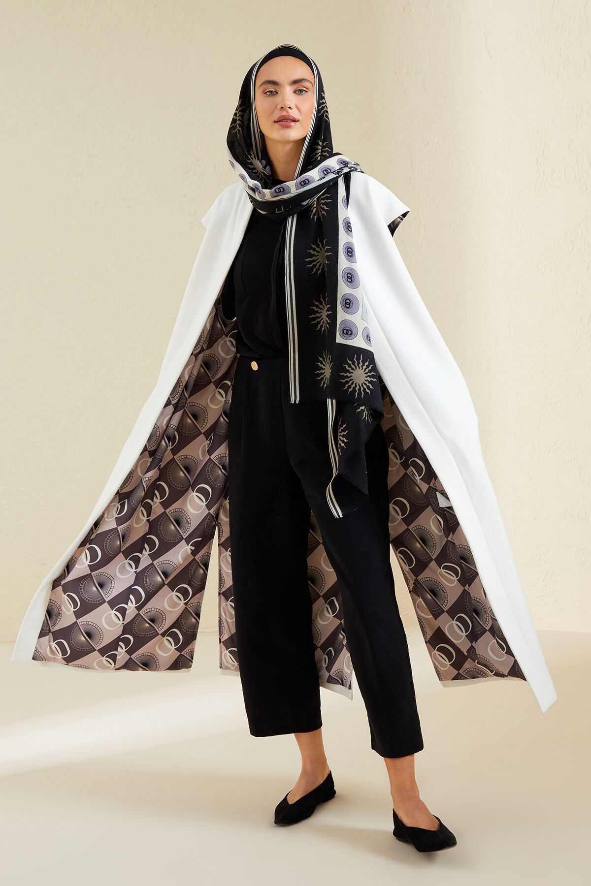 Sleveless Coat White | Imannoor