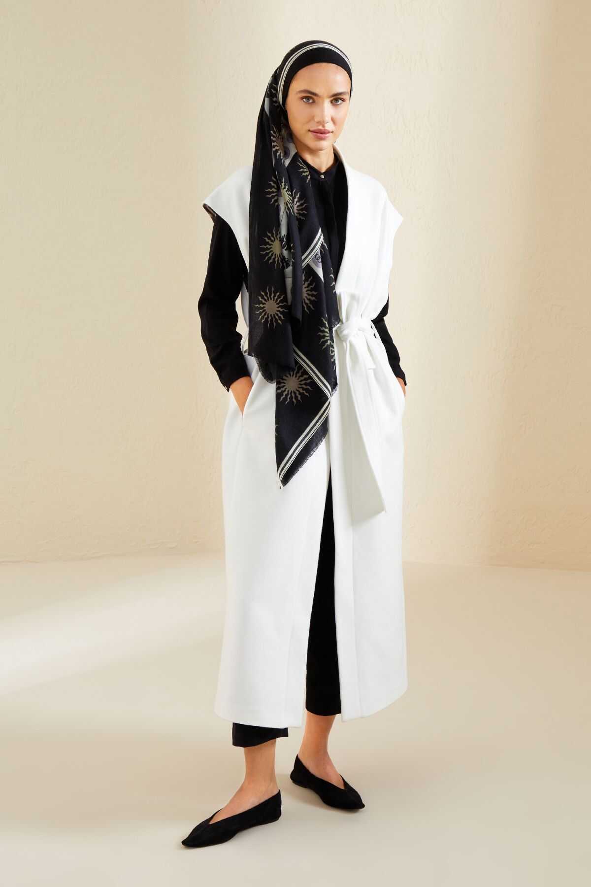 Sleveless Coat White | Imannoor